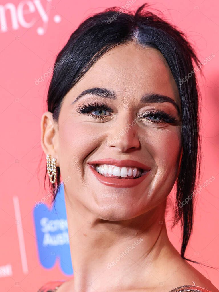 American singer-songwriter Katy Perry arrives at the GDay USA Arts Gala ...