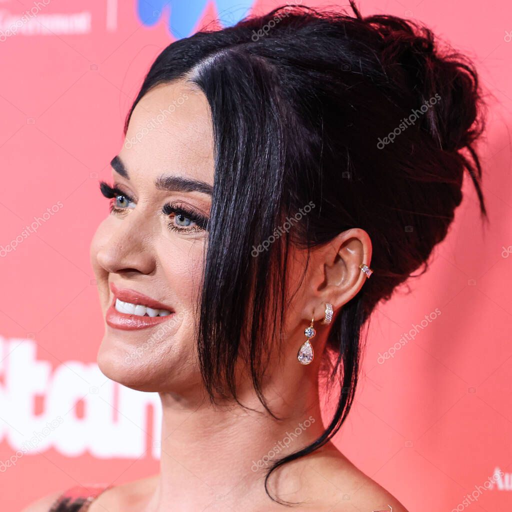 American singer-songwriter Katy Perry arrives at the GDay USA Arts Gala ...