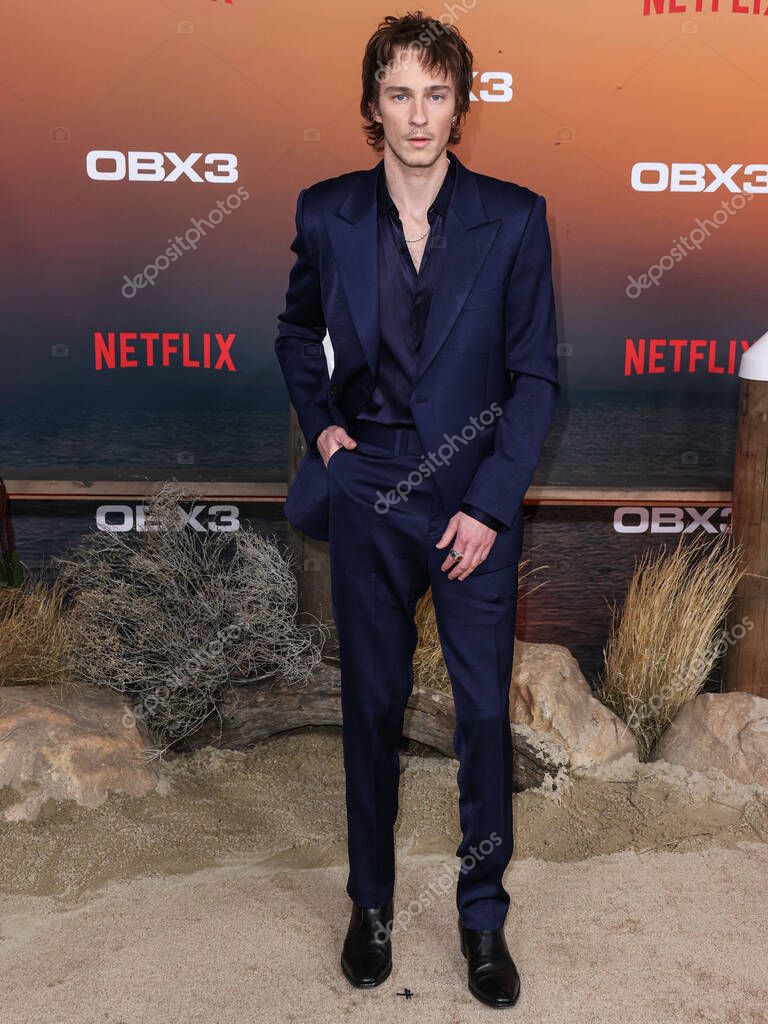 El actor estadounidense Drew Starkey llega al estreno en Los Ángeles de ...