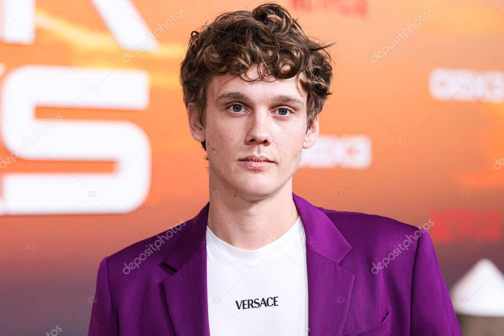 American actor Hunter Doohan arrives at the Los Angeles Premiere Of ...