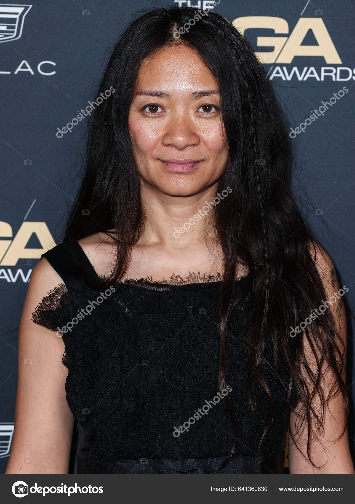 Chinese Filmmaker Chlo Zhao Chloe Zhao Arrives 75Th Annual Directors ...