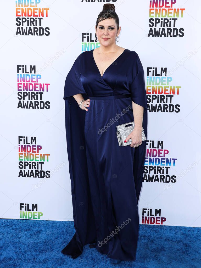 Melanie Lynskey arrives at the 2023 Film Independent Spirit Awards held ...