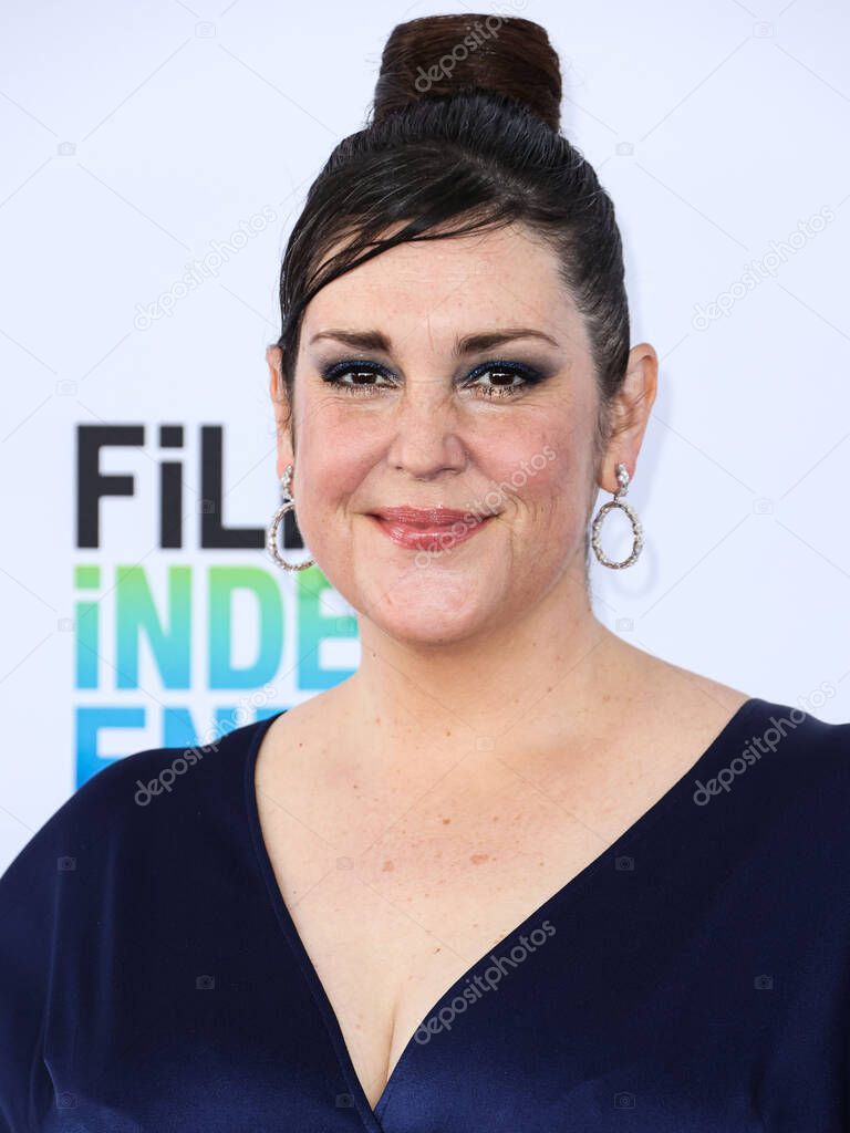 Melanie Lynskey arrives at the 2023 Film Independent Spirit Awards held ...