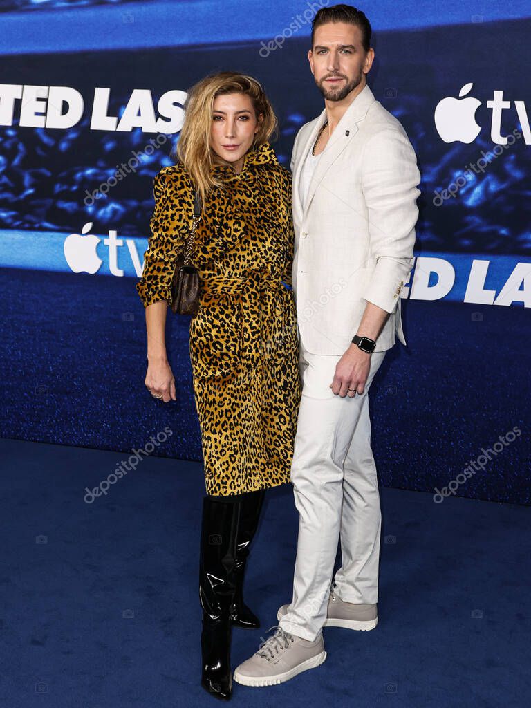Dichen Lachman y Maximilian Osinski llegan al estreno en Los Ángeles de ...