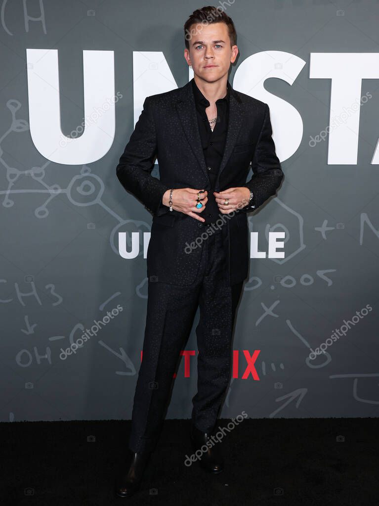 Ronen Rubinstein llega al estreno en Los Ángeles de la primera ...