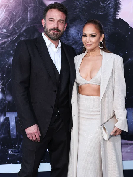 Ben Affleck y su esposa Jennifer Lopez (J.Lo, Jennifer Lynn Lopez-Affleck) llegan al estreno en ...