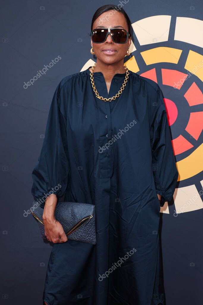 Aisha Tyler llega al Charlize Theron Africa Outreach Project (CTAOP ...