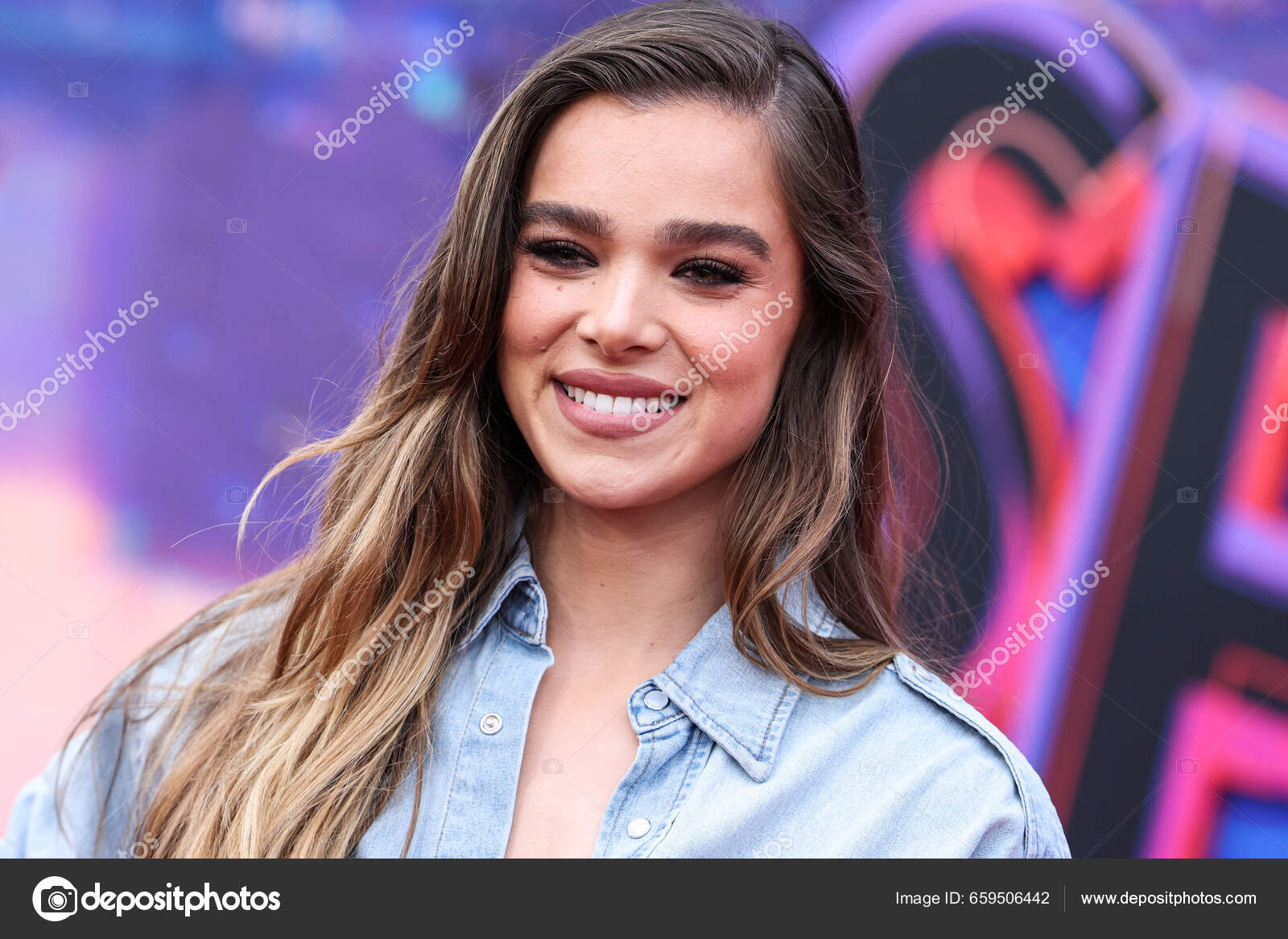 American Actress Singer Hailee Steinfeld Arrives World Premiere Sony ...