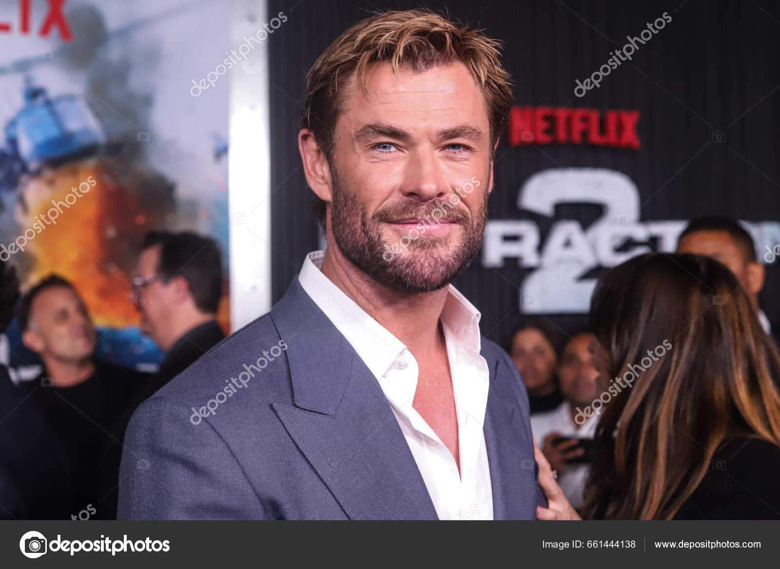 Australian Actor Chris Hemsworth Arrives New York Premiere Netflix's ...