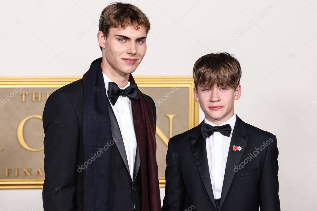 Rufus Kampa y Fflyn Edwards llegan al estreno en Los Ángeles de la ...