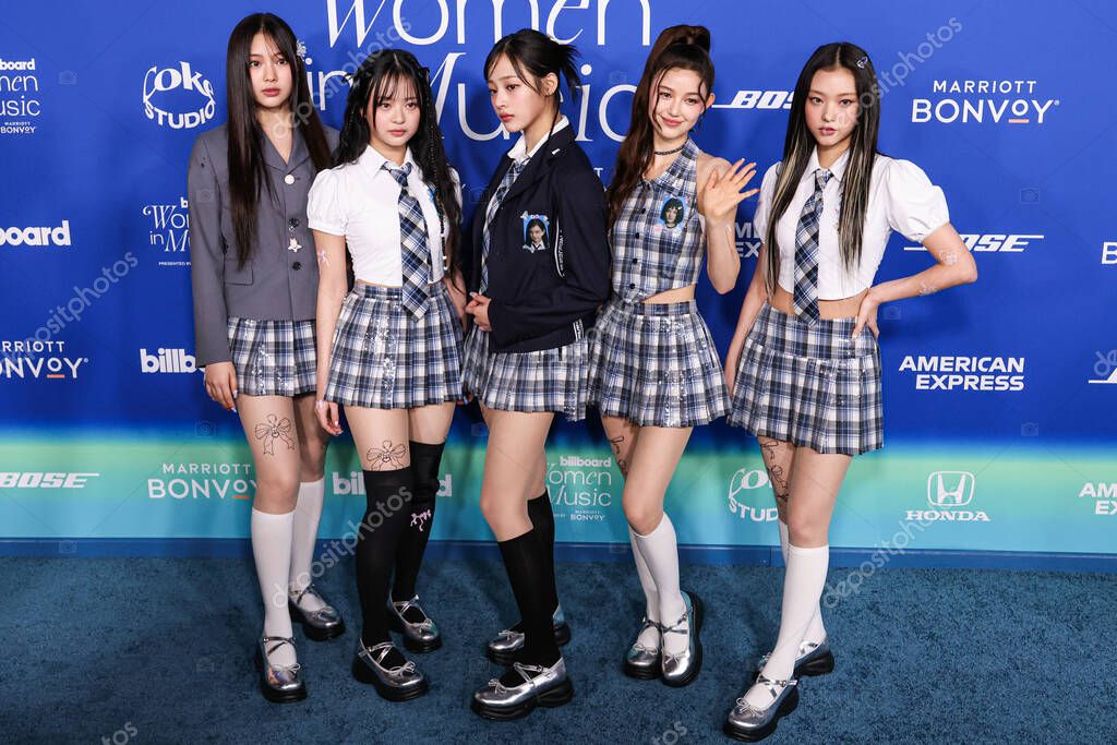 Hyein, Hanni Pham, Minji, Danielle Marsh y Haerin del grupo de chicas surcoreanas NewJeans ...