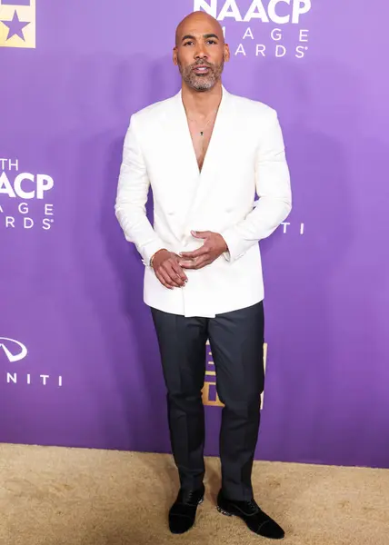 Melvin Robert llega a la 55ª edición de los Premios NAACP Image Awards ...