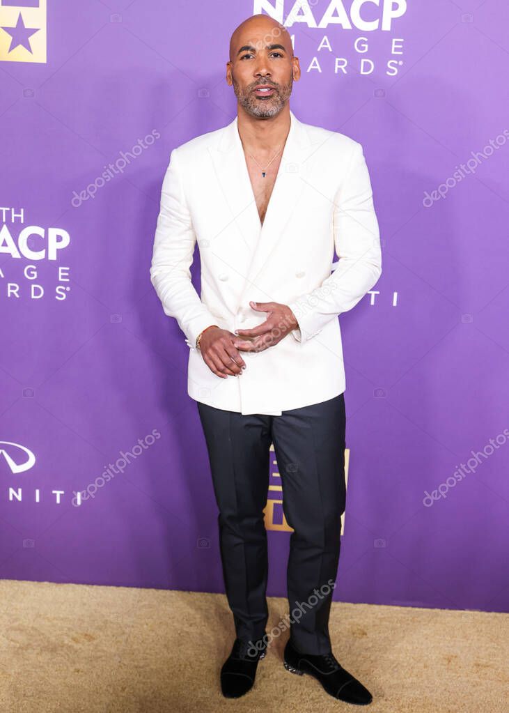 Melvin Robert llega a la 55ª edición de los Premios NAACP Image Awards ...