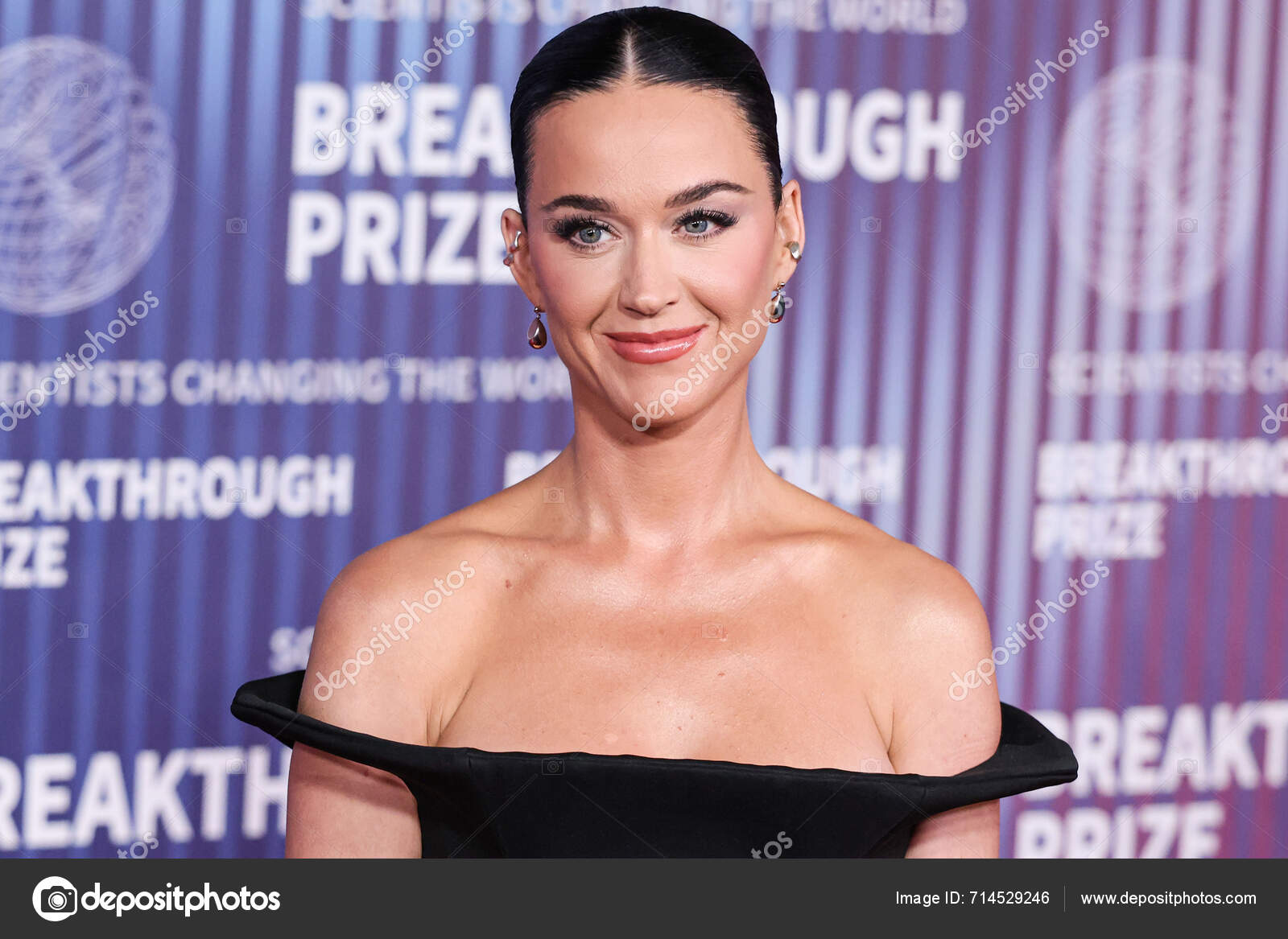 Katy Perry Wearing Coperni Ss24 Rtw Mara Paris Jewels Arrives — Stock ...