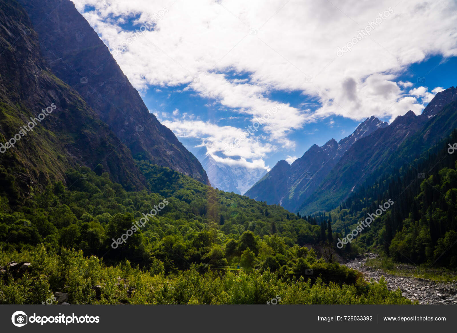 Journey Nature's Splendor Enchanting Path Hemkund Sahib — Stock Photo ...