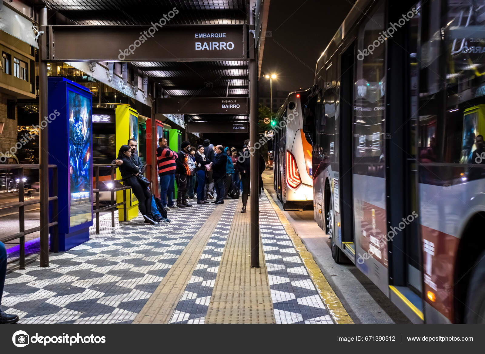Passengers Wait Buses Stop Consolacao Street Intersection Paulista ...