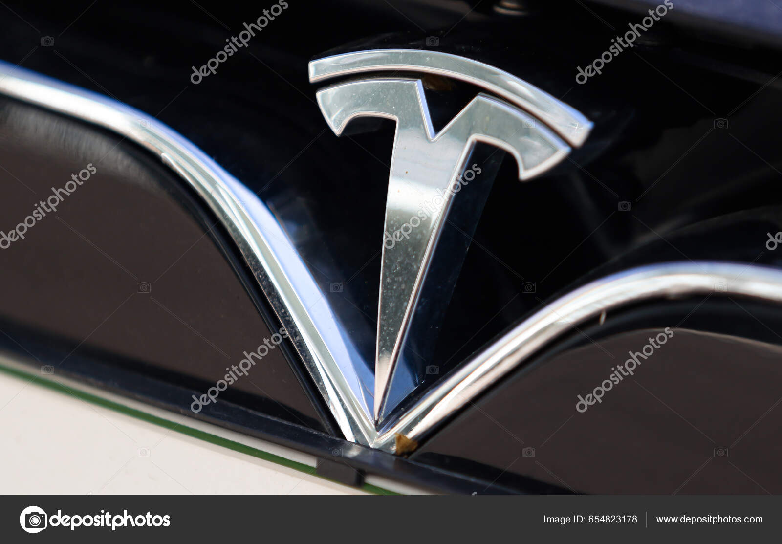 Logotipo Empresa Tesla Coche — Foto editorial de stock © olegda88.gmail ...
