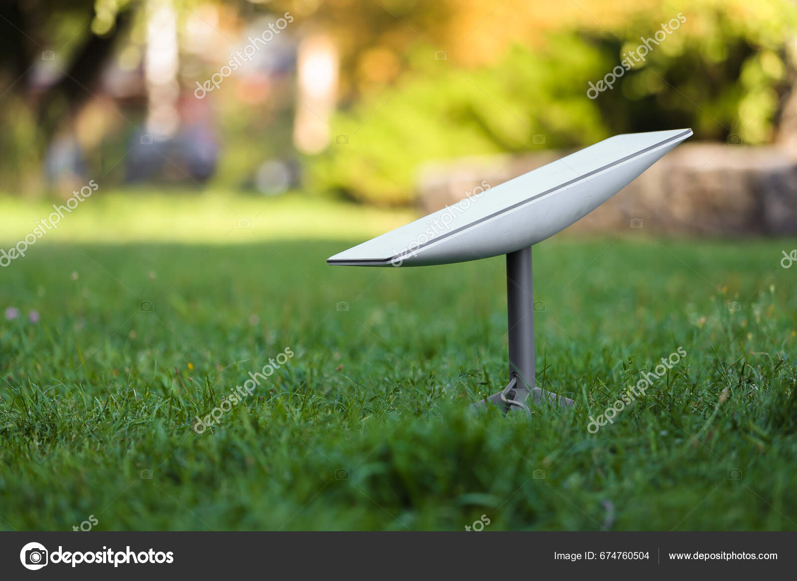 Starlink Satellite Based Satellite Internet Constellation Lawn Park Day ...