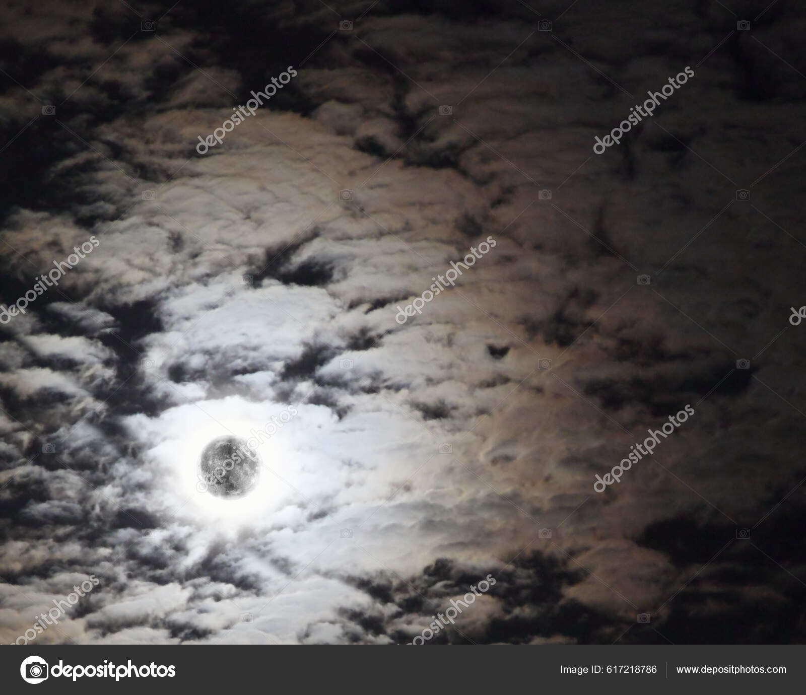 Moon Cloudy Night Sky — Stock Editorial Photo © YAY_Images #617218786