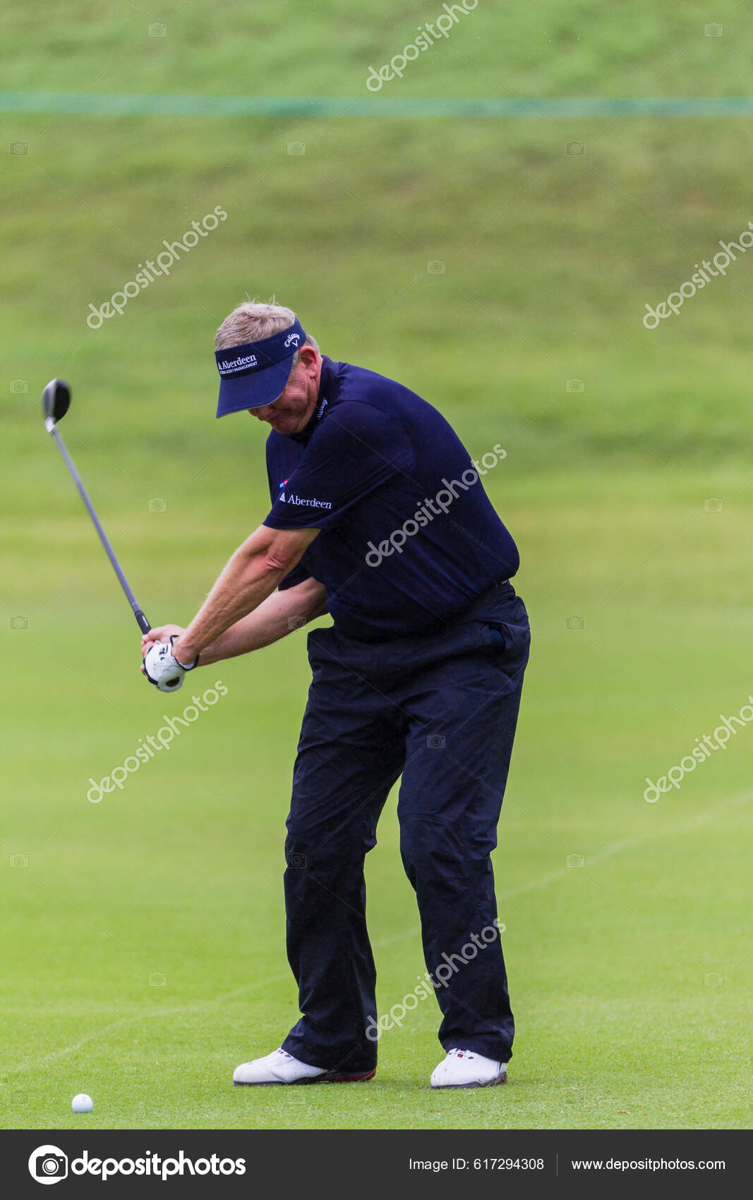 Golf Pro Colin Montgomery Swing Ball — Stock Editorial Photo © YAY ...