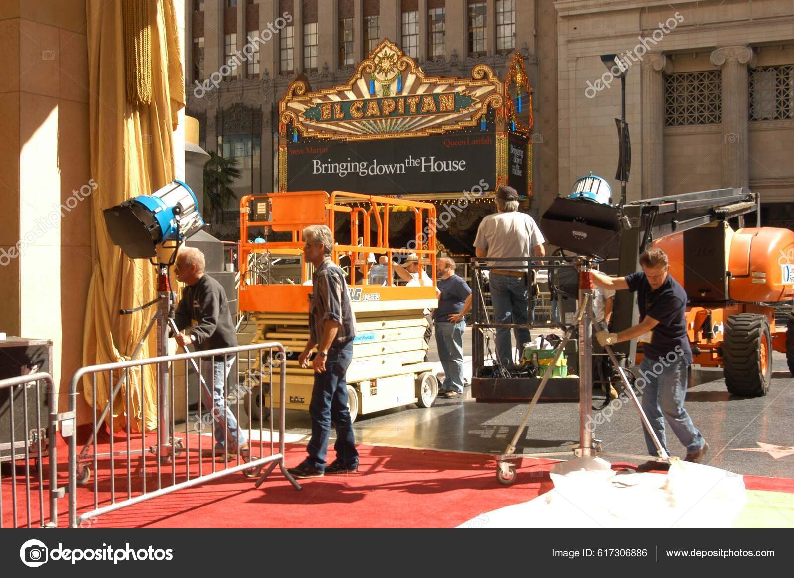 Work Crews Break Oscar Red Carpet Area Arrivals Were Cancelled — Stock ...