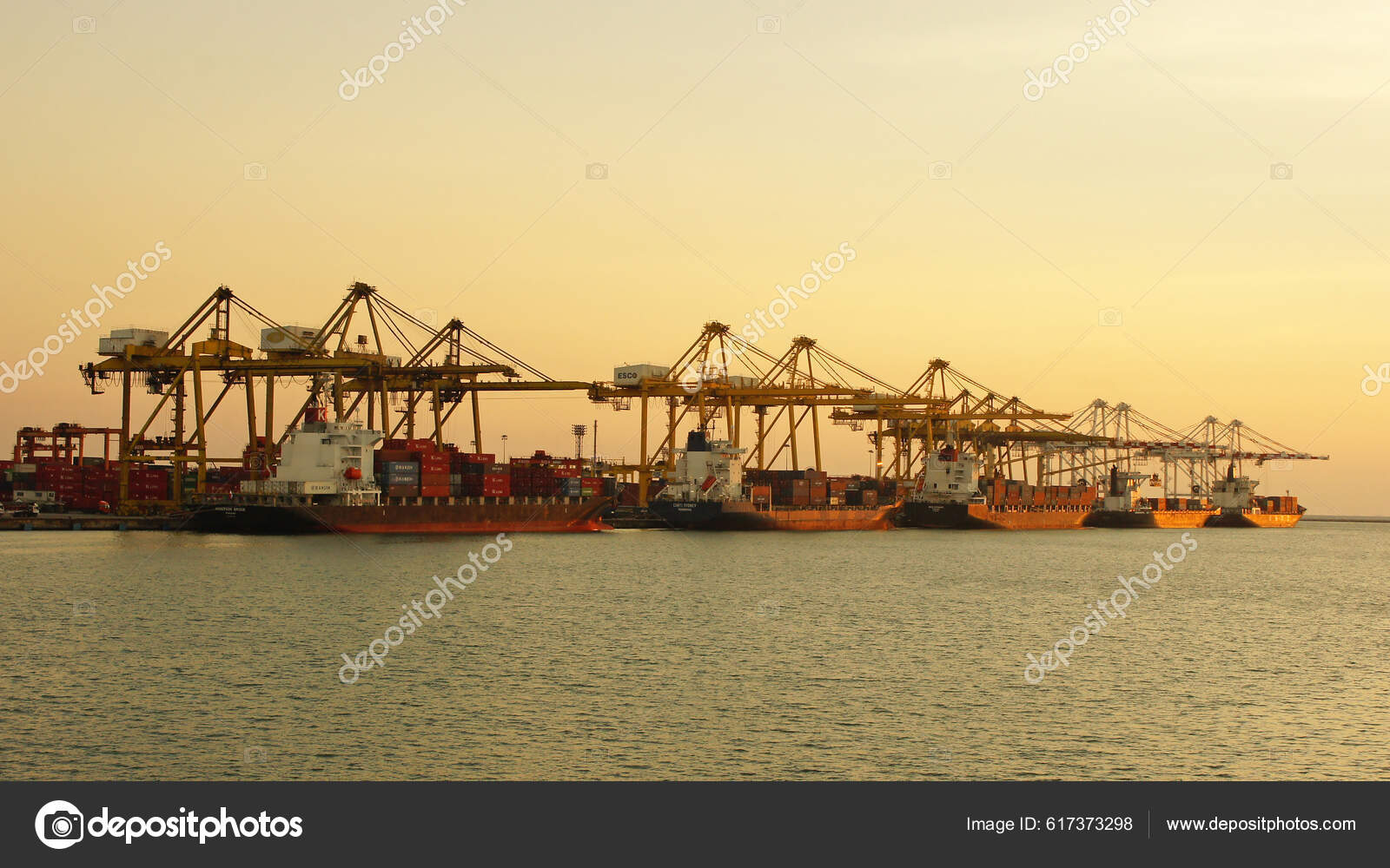Port Laem Chabang Thailand — Stock Editorial Photo © YAY_Images #617373298