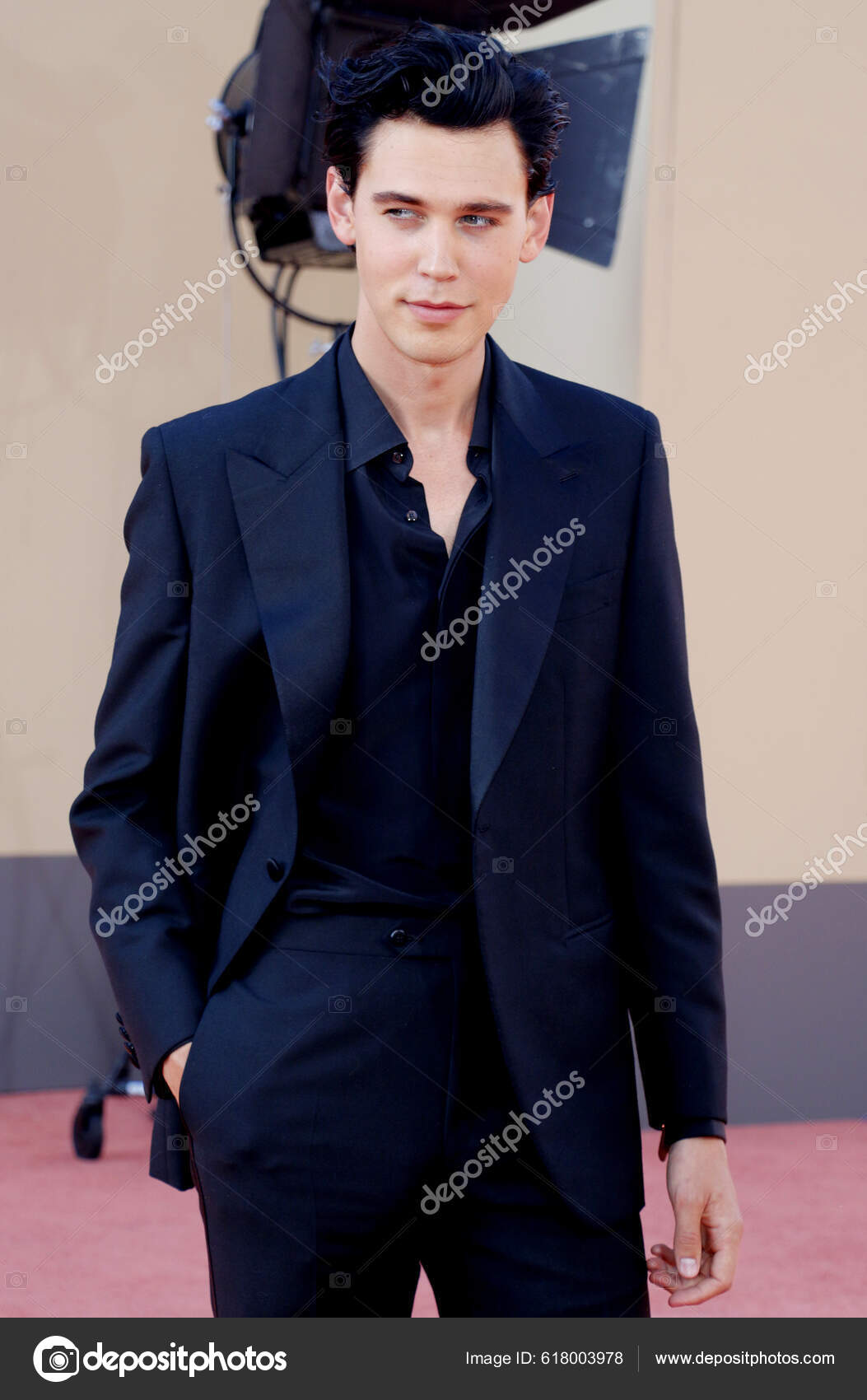 Austin Butler Posing Famous Event — Stock Editorial Photo © YAY_Images ...