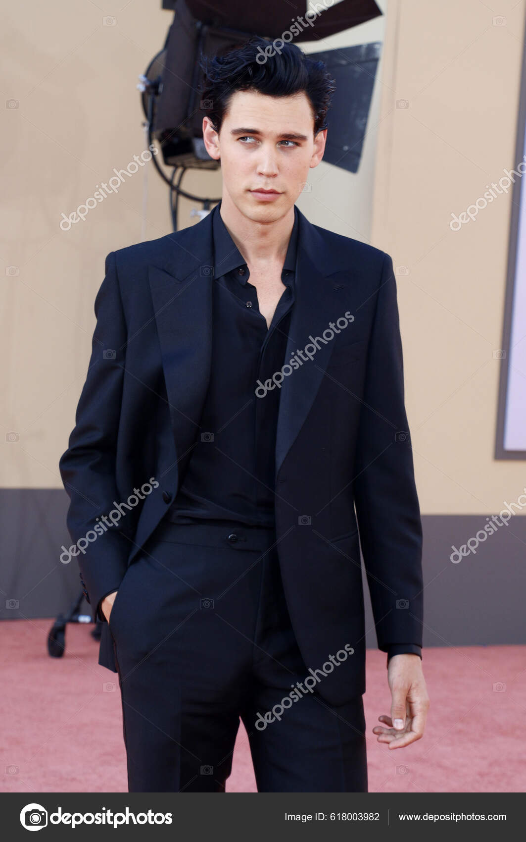 Austin Butler Posing Famous Event — Stock Editorial Photo © YAY_Images ...