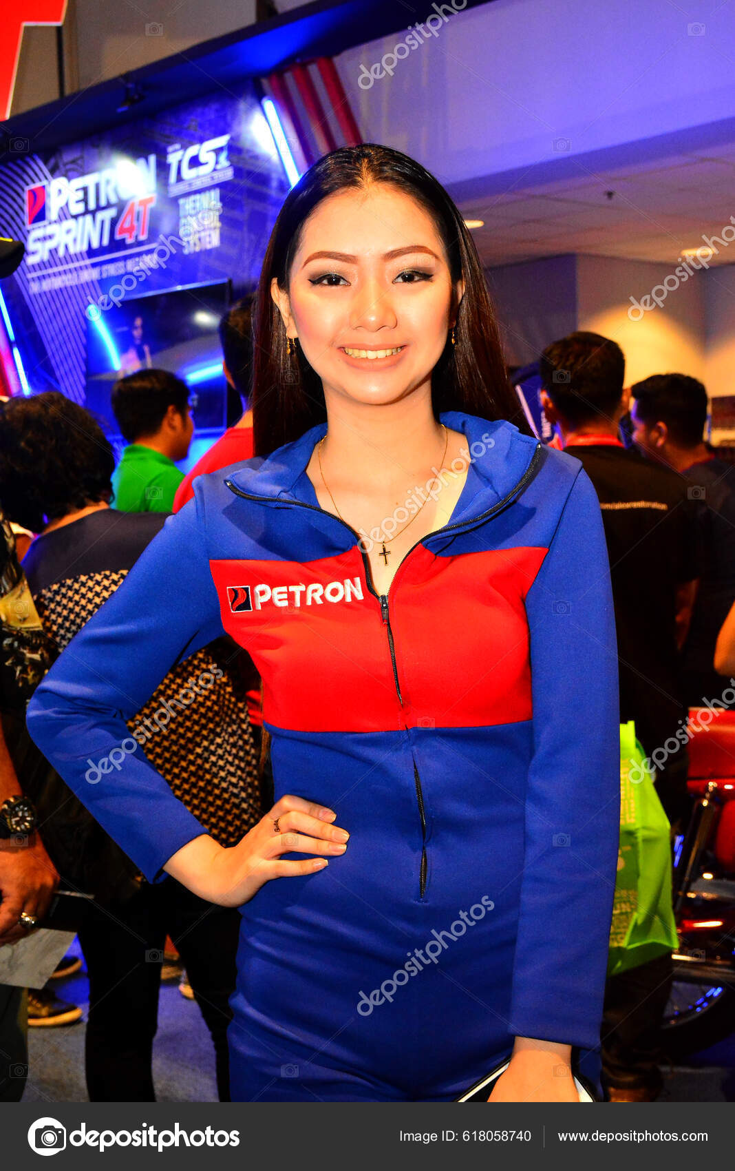 Petron Fuel Female Model Trans Sport Show Pasay Philippin — Stock ...