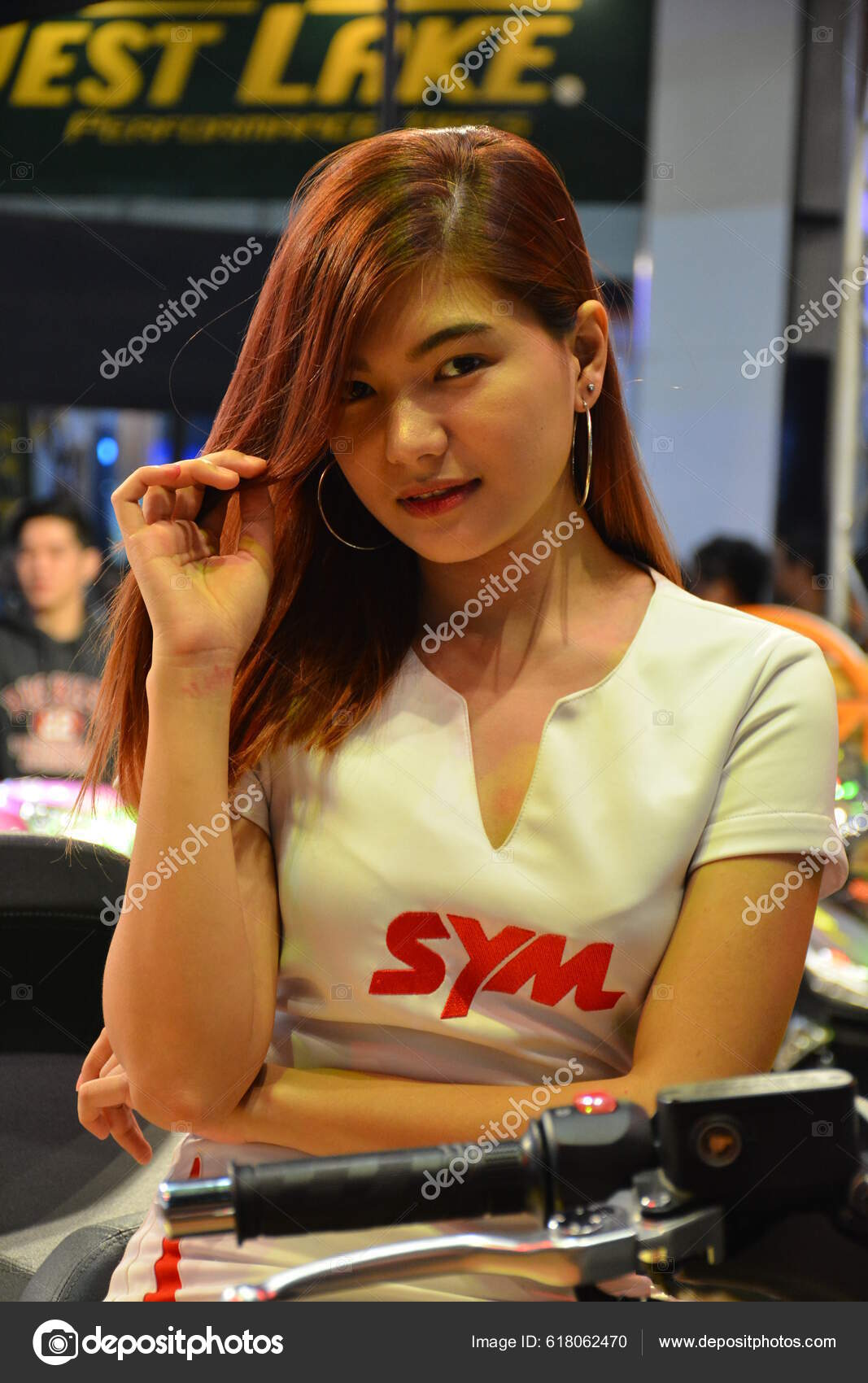 Sym Female Model Racing Motor Bike Show Pasay Phil — Stock Editorial ...