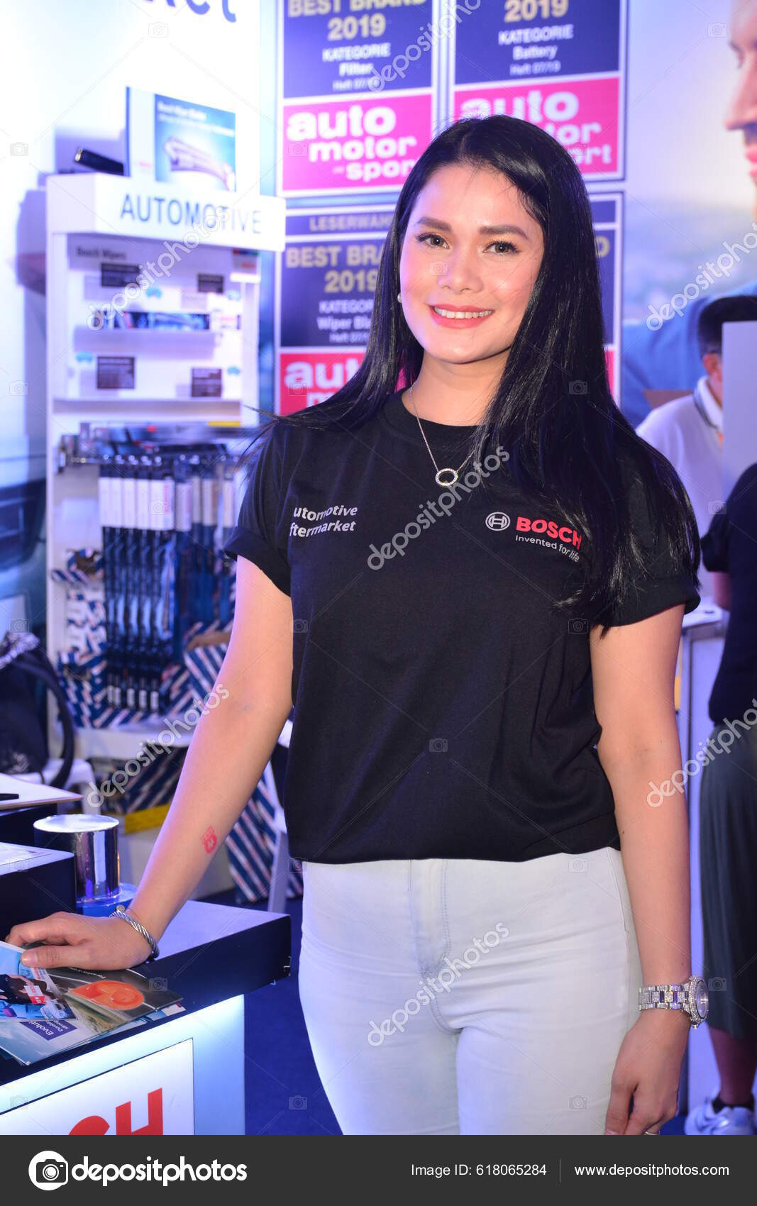 Bosch Wiper Female Model Manila International Auto Show – Stock ...