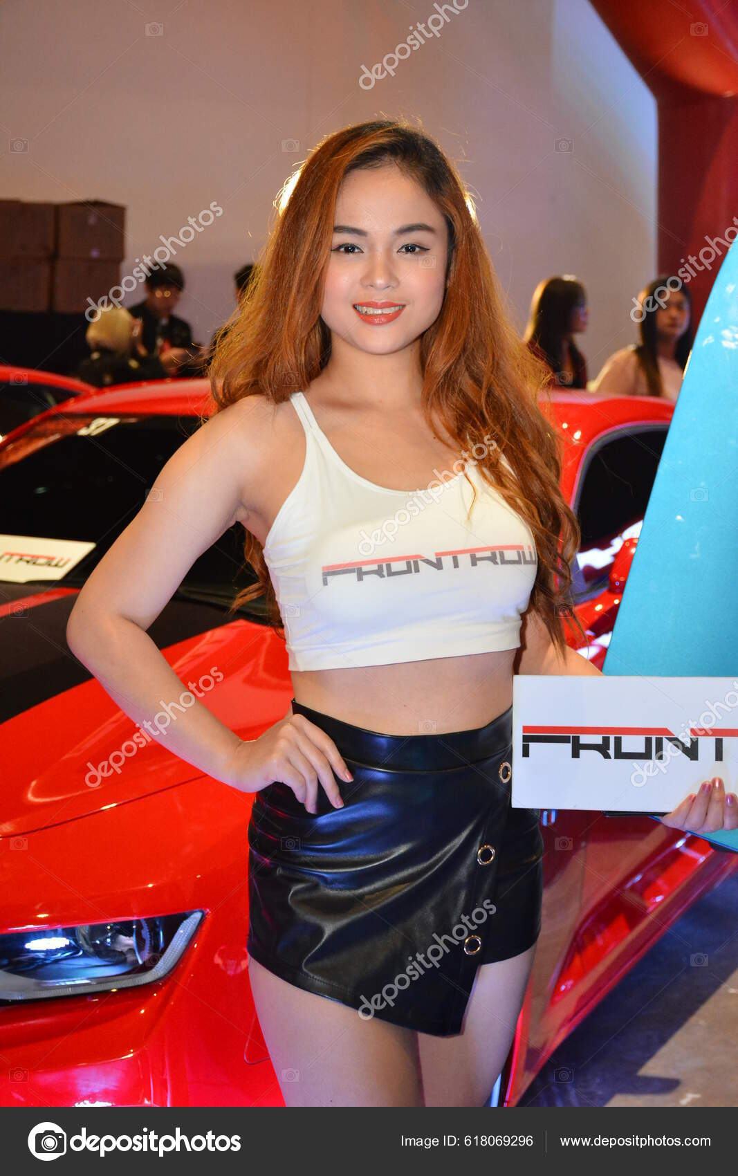 Frontrow Female Model Bumper Bumper Prime Car Show Pasay – Stock ...