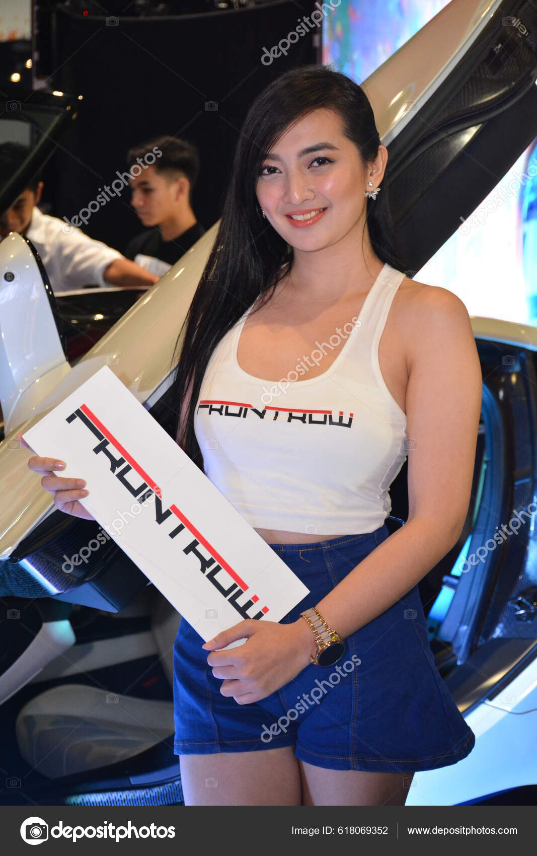 Frontrow Female Model Bumper Bumper Prime Car Show Pasa – Stock ...