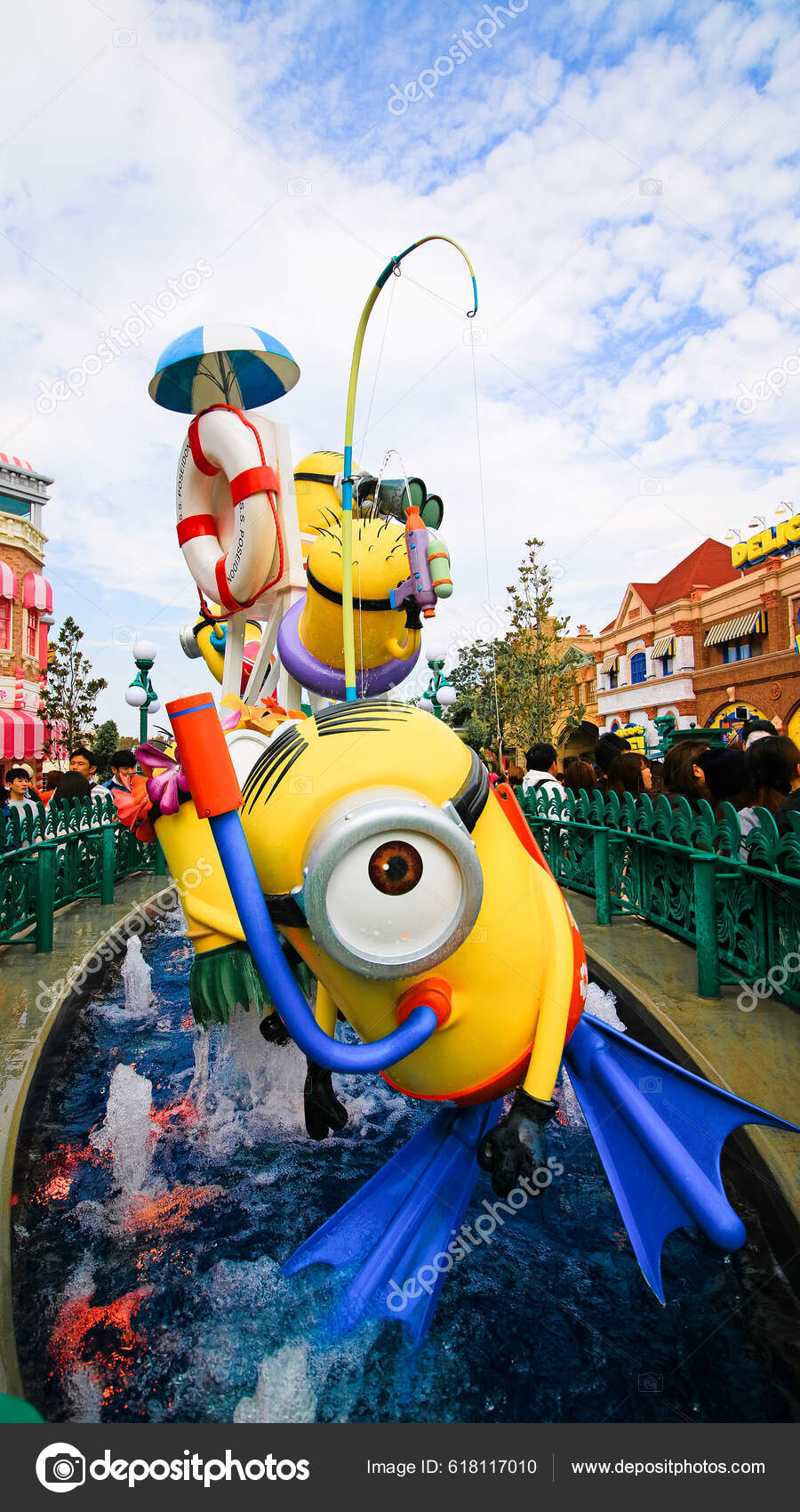 Statue Minions Despicable Minion Mayhem Movie Minion Park Universal ...