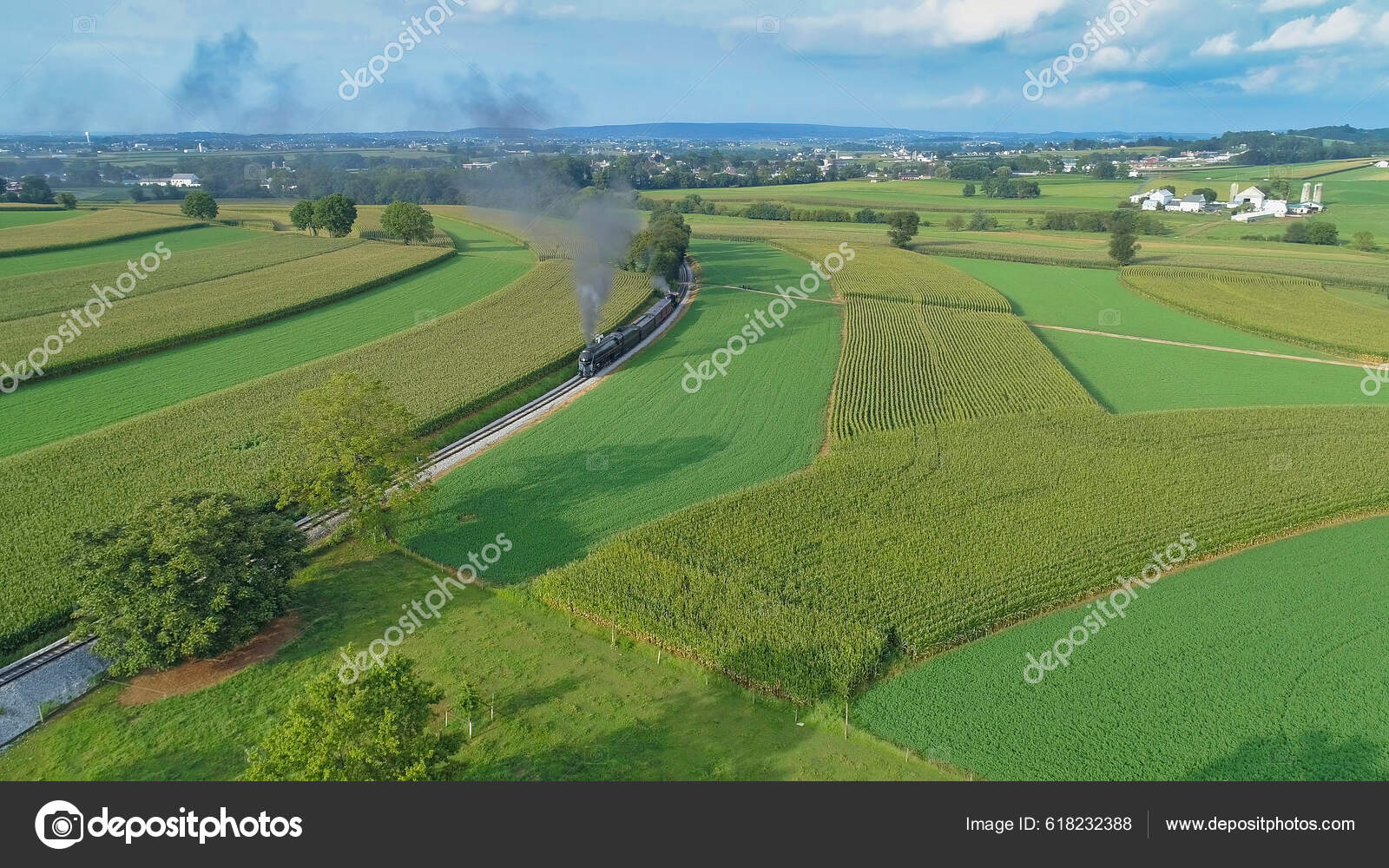 Locomotora Vapor Restaurada Antigua Que Sopla Humo Vapor: fotografía de ...