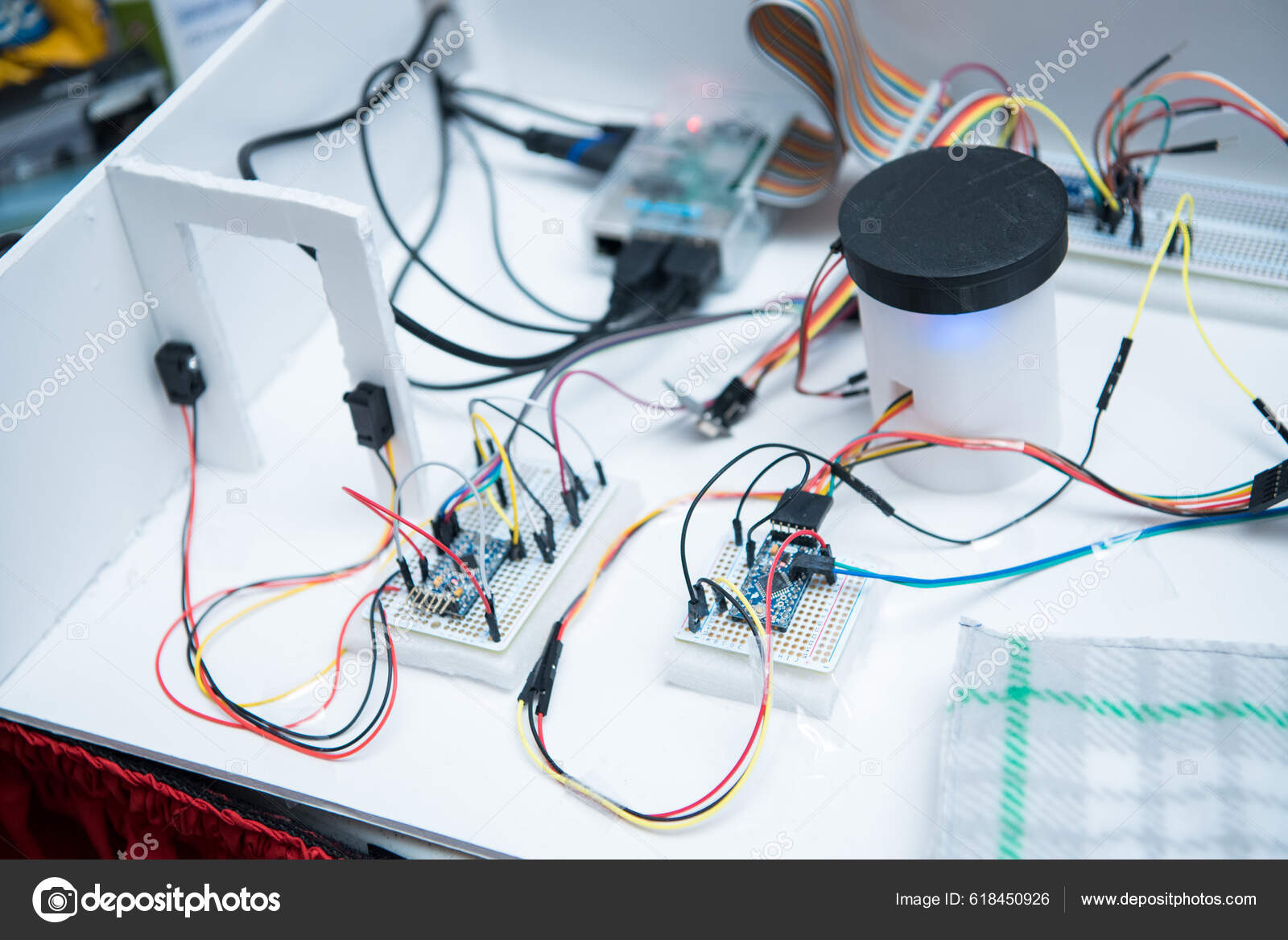 Colorful Electrical Cables Student Science Project — Stock Photo © YAY ...