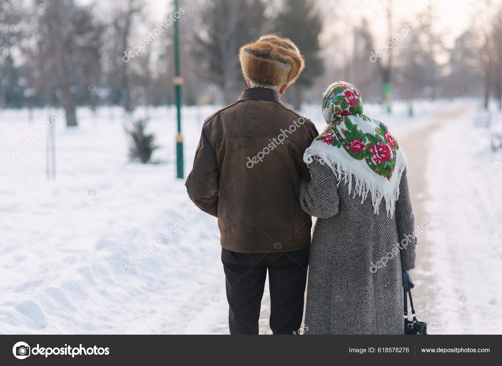 Back View Elderly Couple Walking Park Happy Old People Toghether ...