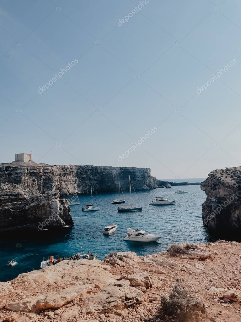 La impresionante belleza de la Laguna Azul de Malta con estas ...