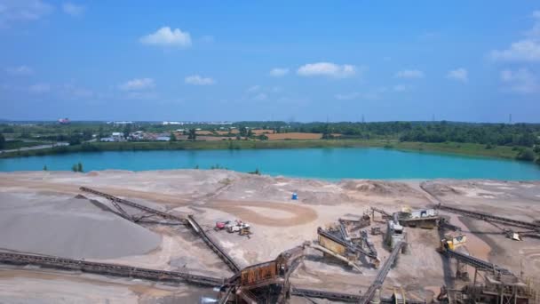 Vídeos de Agregados triturados libres de derechos | Depositphotos