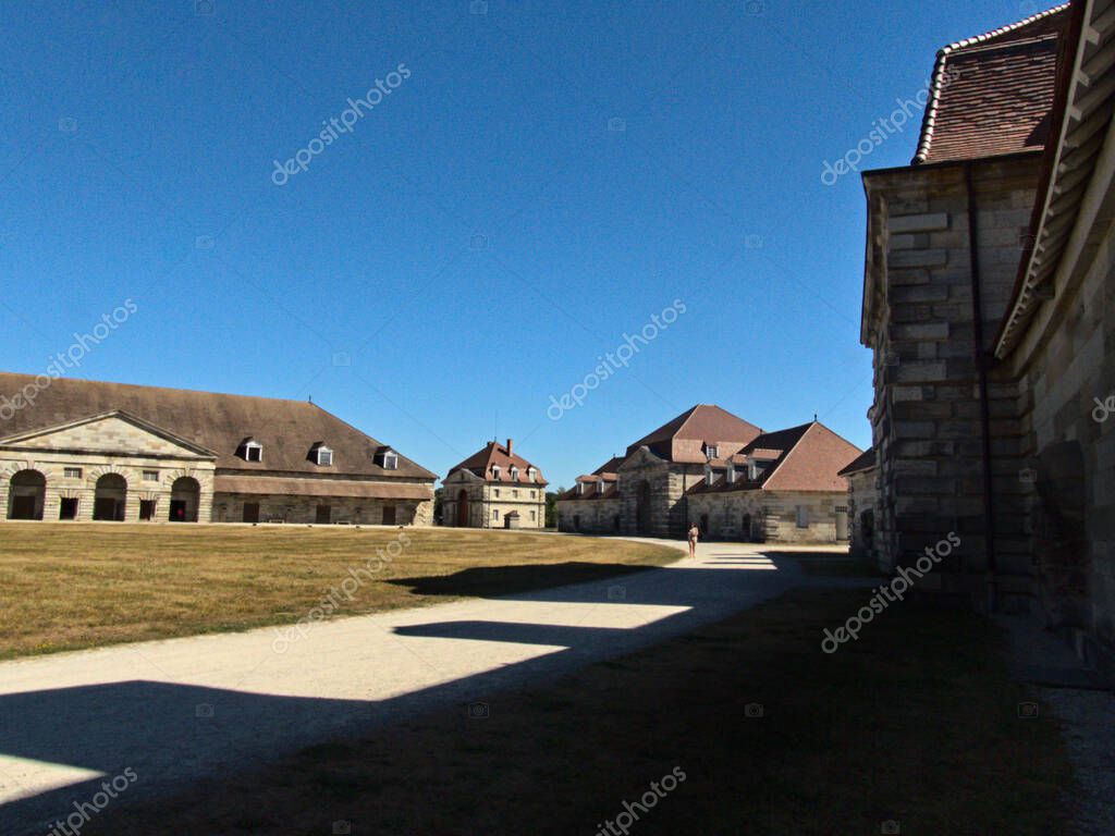 Arc-et-Senans, Francia 2022: Visita a las magníficas Salinas Reales ...