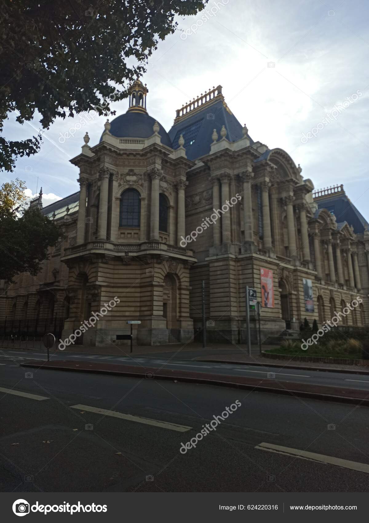 Lille October 2022 Magnificent Facades Buildings Lille Capital Flanders ...