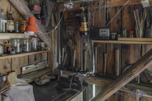 Inside shack Stock Photos, Royalty Free Inside shack Images | Depositphotos