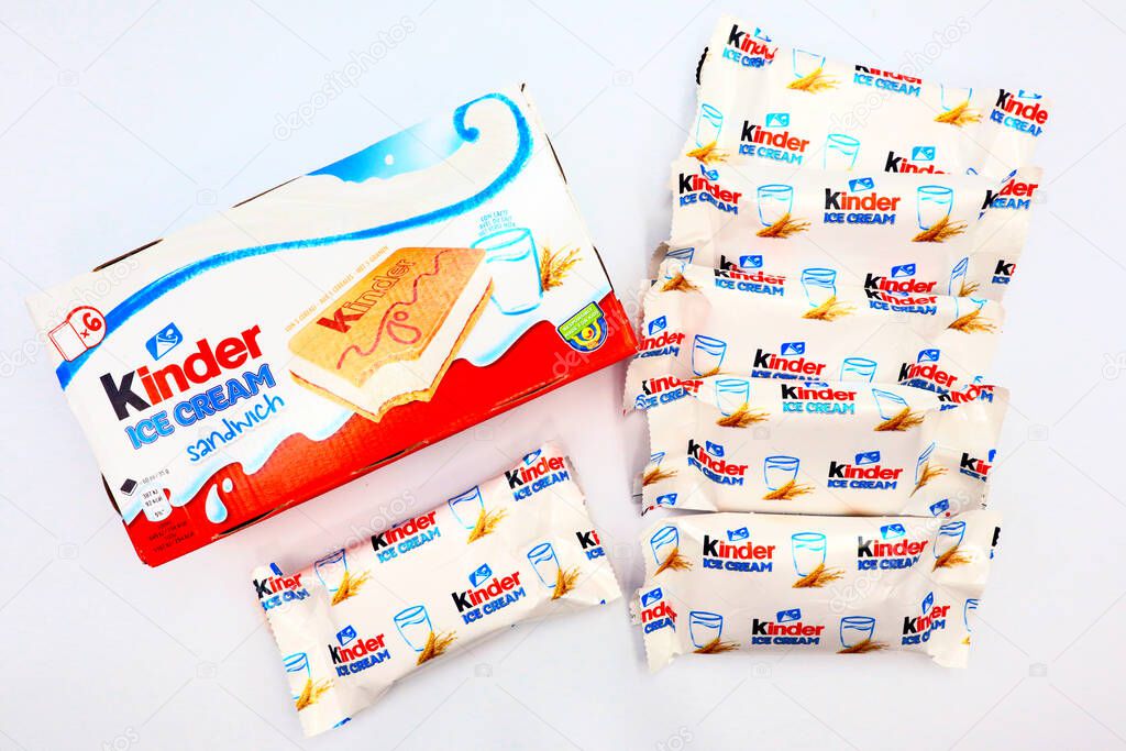 Pescara, Italia 7 de mayo de 2020: Kinder Sandwich Ice Cream. Kinder es ...