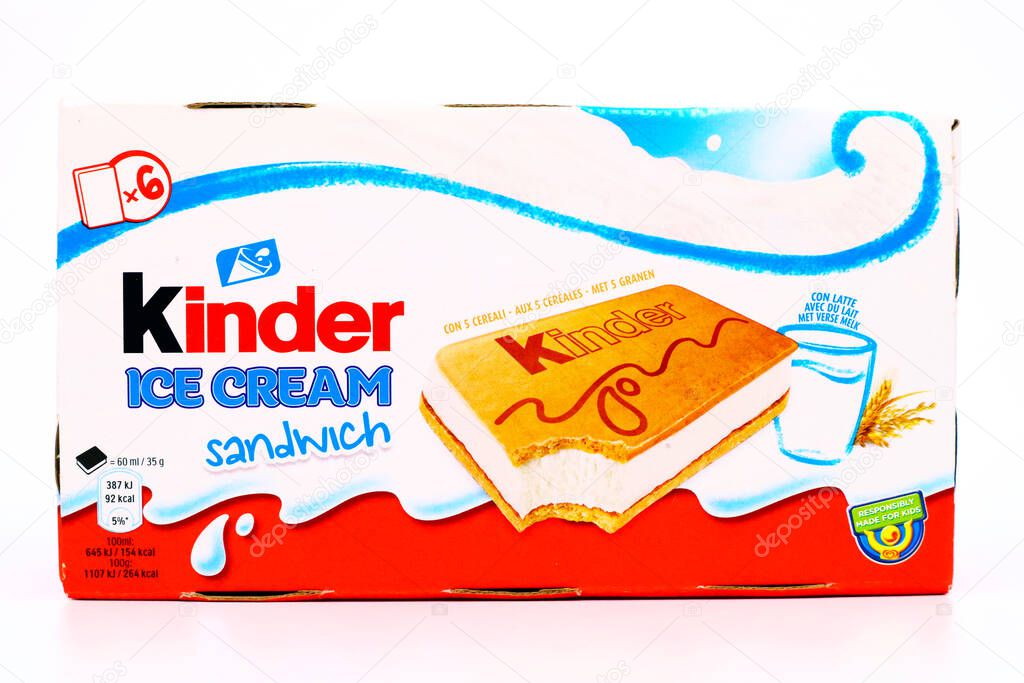 Pescara, Italia 7 de mayo de 2020: Kinder Sandwich Ice Cream. Kinder es ...