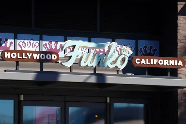 Hollywood, California - 5 de octubre de 2023: FUNKO Hollywood Store at ...