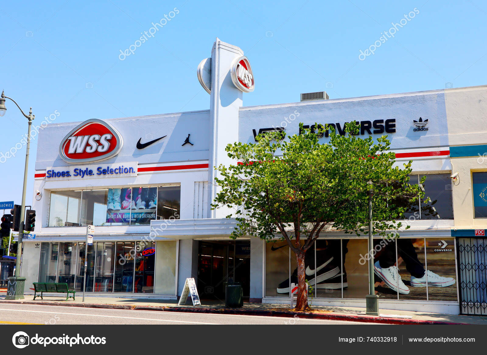 Los Angeles California July 2024 Wss Warehouse Shoe Sale Retail — Stock ...