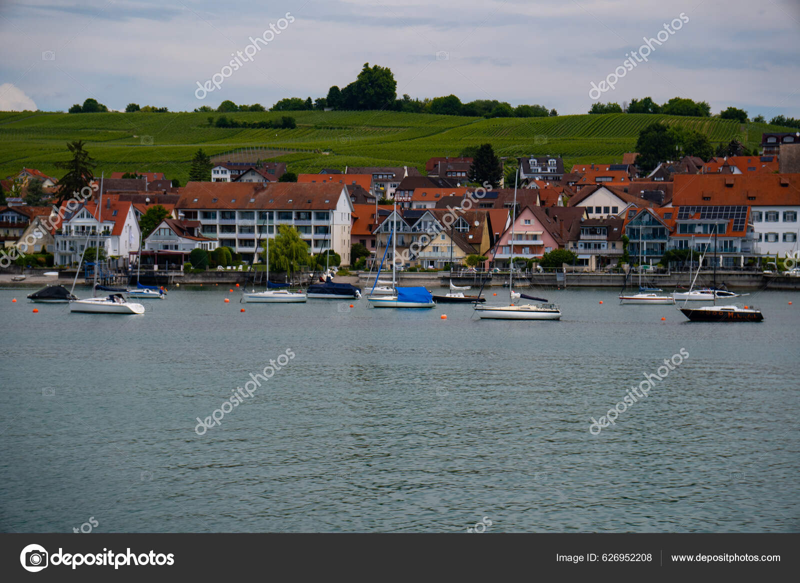 Lago Constanza Puerto Yates Gran Lago Montañas — Foto editorial de ...