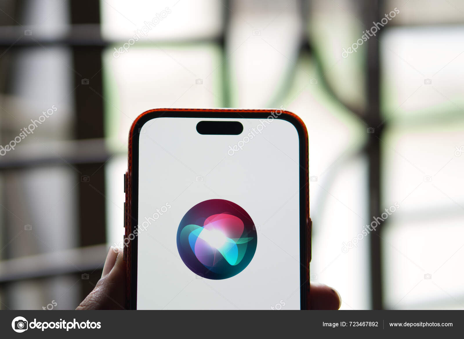 Junio 2024 Logotipo Apple Siri Muestra Teléfono Inteligente — Foto editorial de stock #723467892 ...