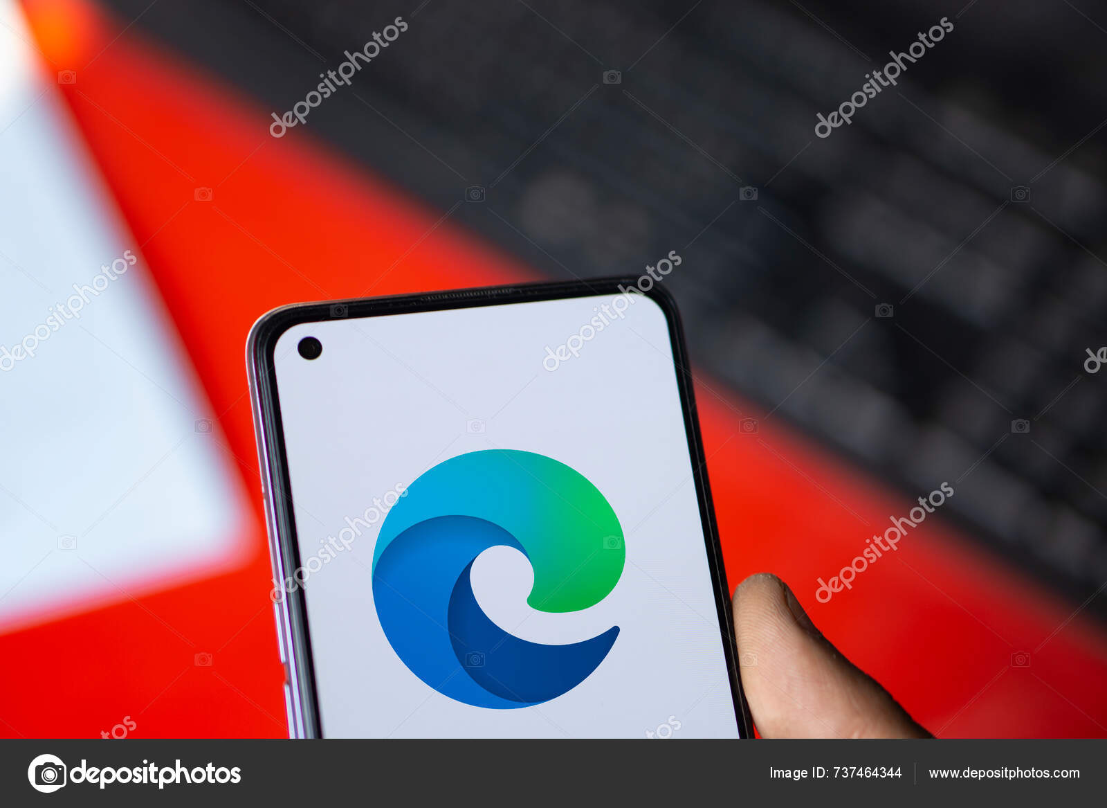 Dhaka Bangladesh Aug 2024 Microsoft Edge Logo Displayed Smartphone ...