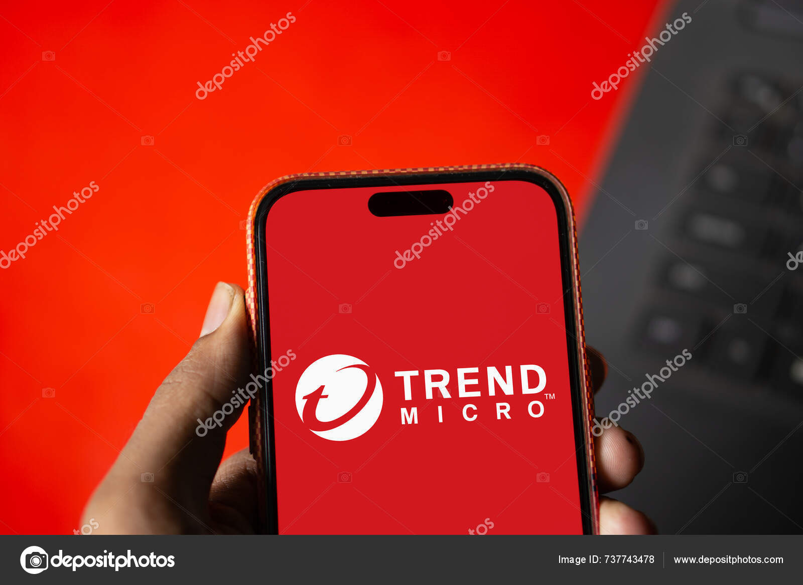 Dhaka Bangladesh Aug 2024 Trend Micro Inc Logo Displayed Smartphone — Stock Editorial Photo ...